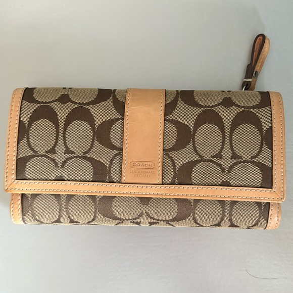 Coach | Bags | Vintage Trifold Coach Wallet With Checkbook Holder Like ...